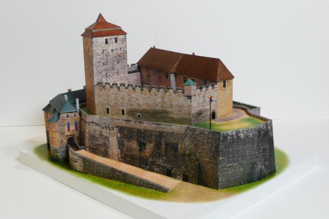 Hrad Kost od rýsovacího prkna k modelu / Fler MAG