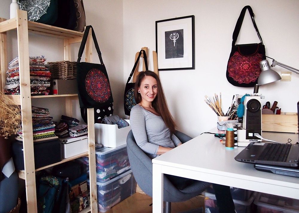 Dartaška: Riflové a menžestrové nohavice som pretvárala na tašky / Fler MAG